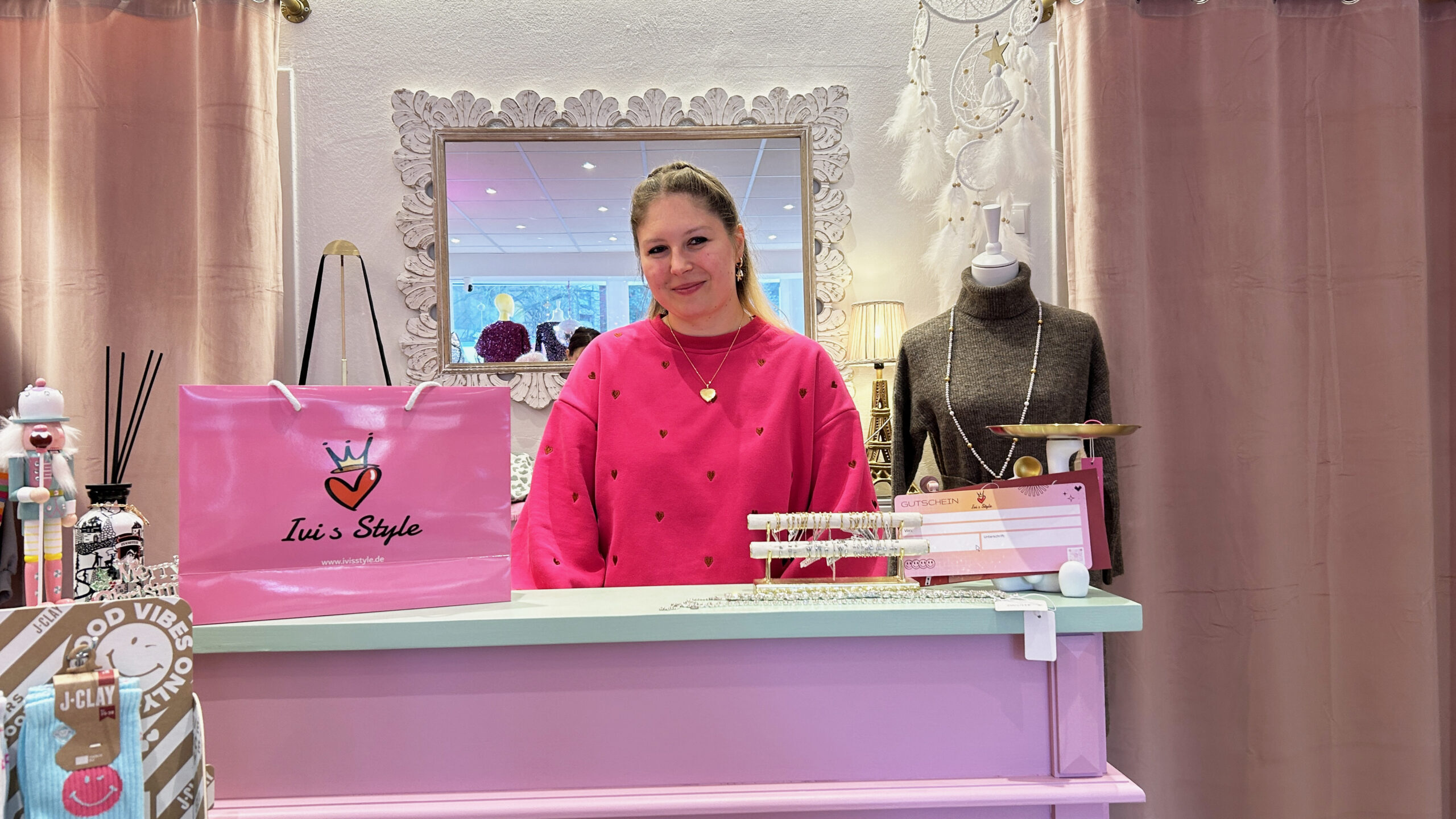 Modischer Farbenrausch bei Ivis Style » So lebt Bremen